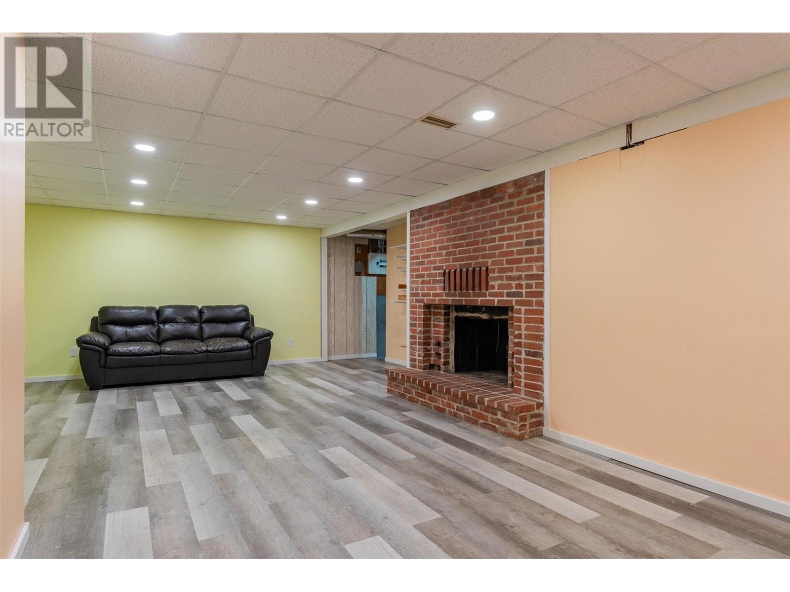 Newest Fruitvale Real Estate MLS® Listings 18 Homes for Sale