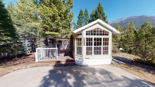 86 Homes for Sale in Radium Hot Springs, BC | Radium Hot Springs Real ...